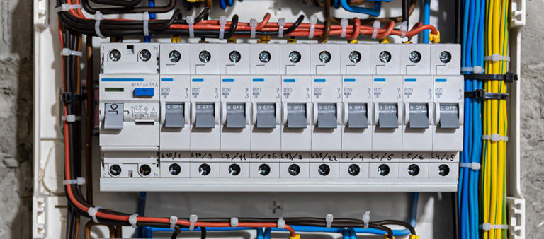 ¿Qué son los circuit breakers? | SDI
